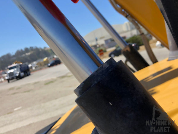 2016 CAT 415F2 IL 4x4 Landscape Loader