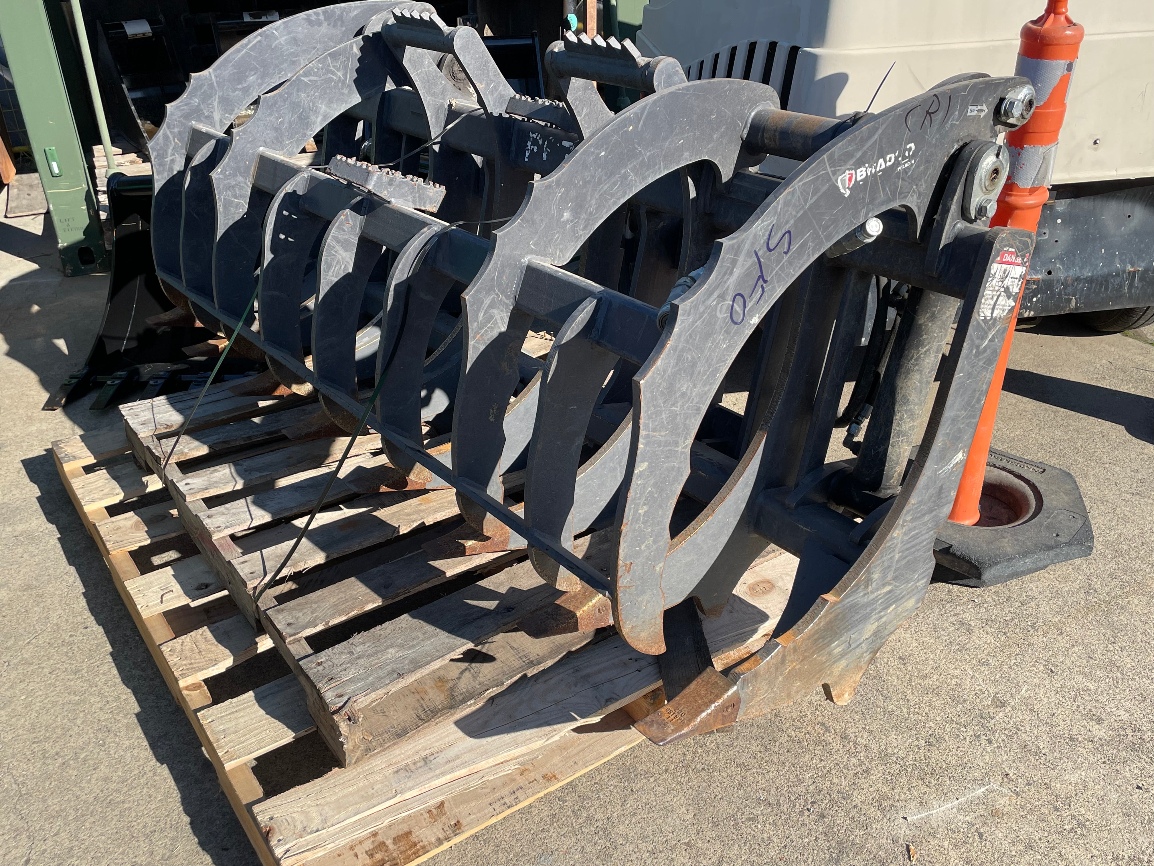 Paladin SFB500. Combo hydraulic breaker ( for mini excavator and skid